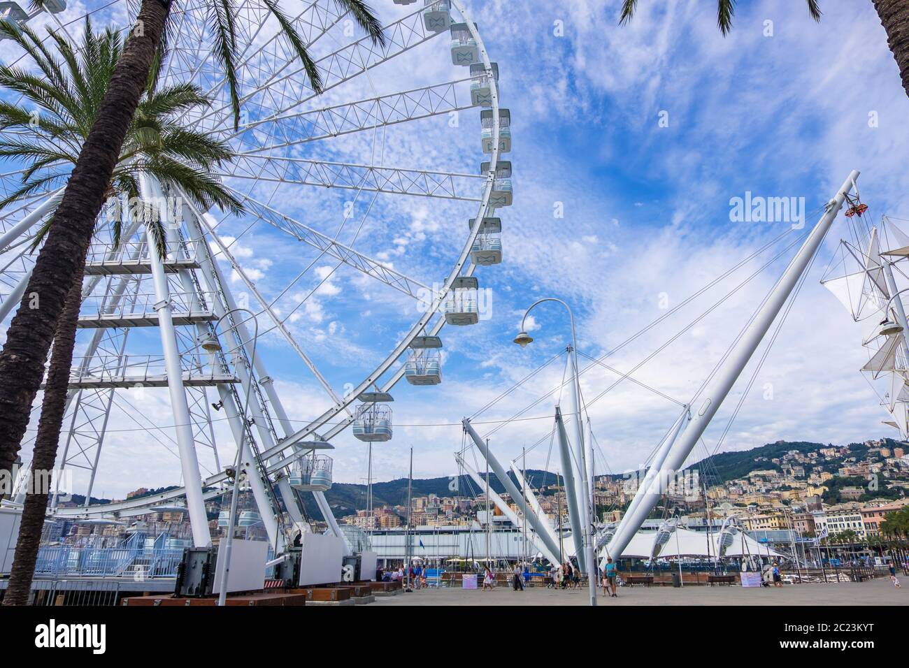 Genua riesenrad -Fotos und -Bildmaterial in hoher Auflösung – Alamy