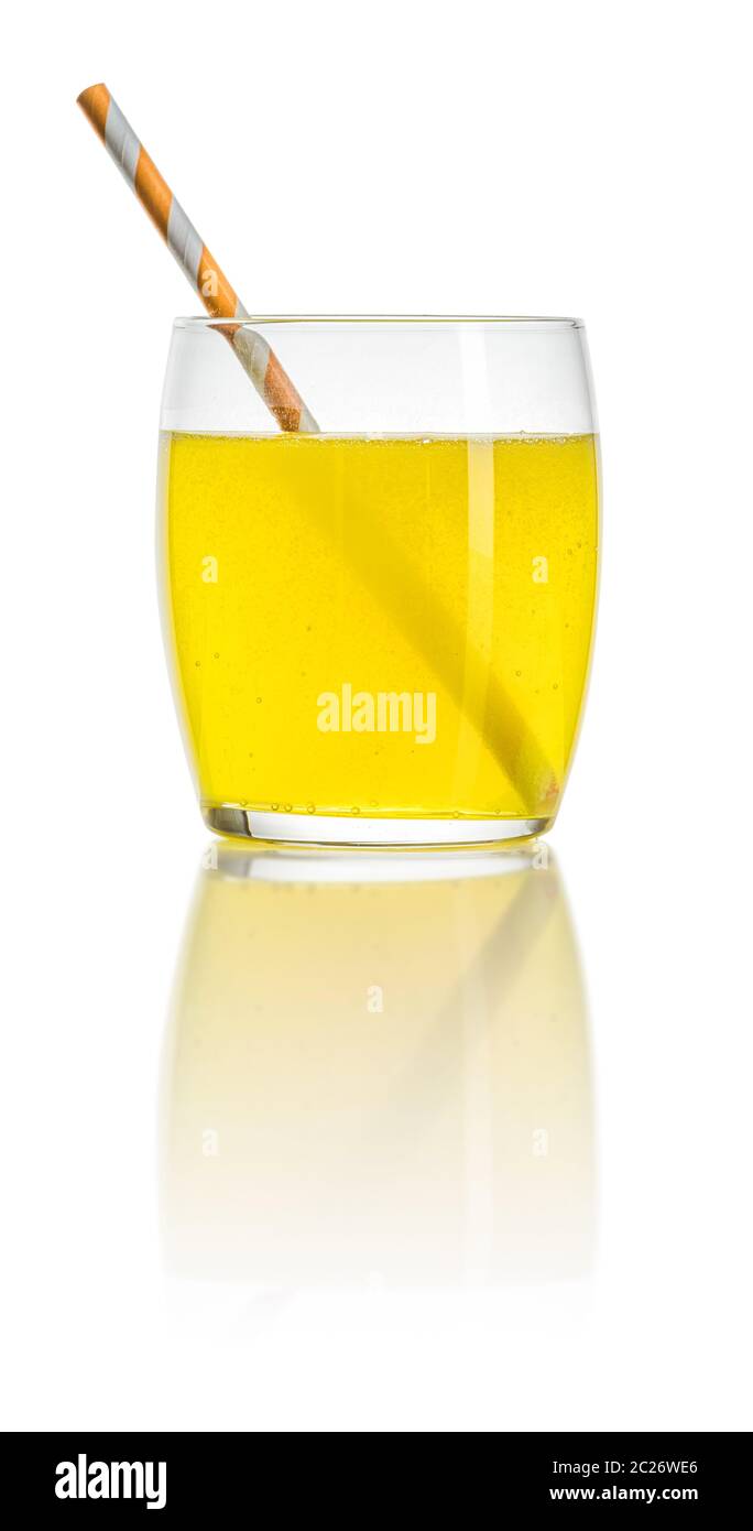 Mit einem strohhalm trinken -Fotos und -Bildmaterial in hoher Auflösung ...
