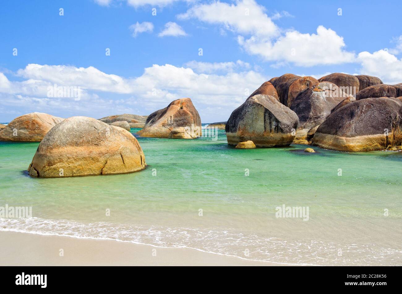 Oval boulders -Fotos und -Bildmaterial in hoher Auflösung – Alamy