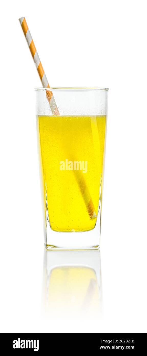 Mit einem strohhalm trinken -Fotos und -Bildmaterial in hoher Auflösung ...