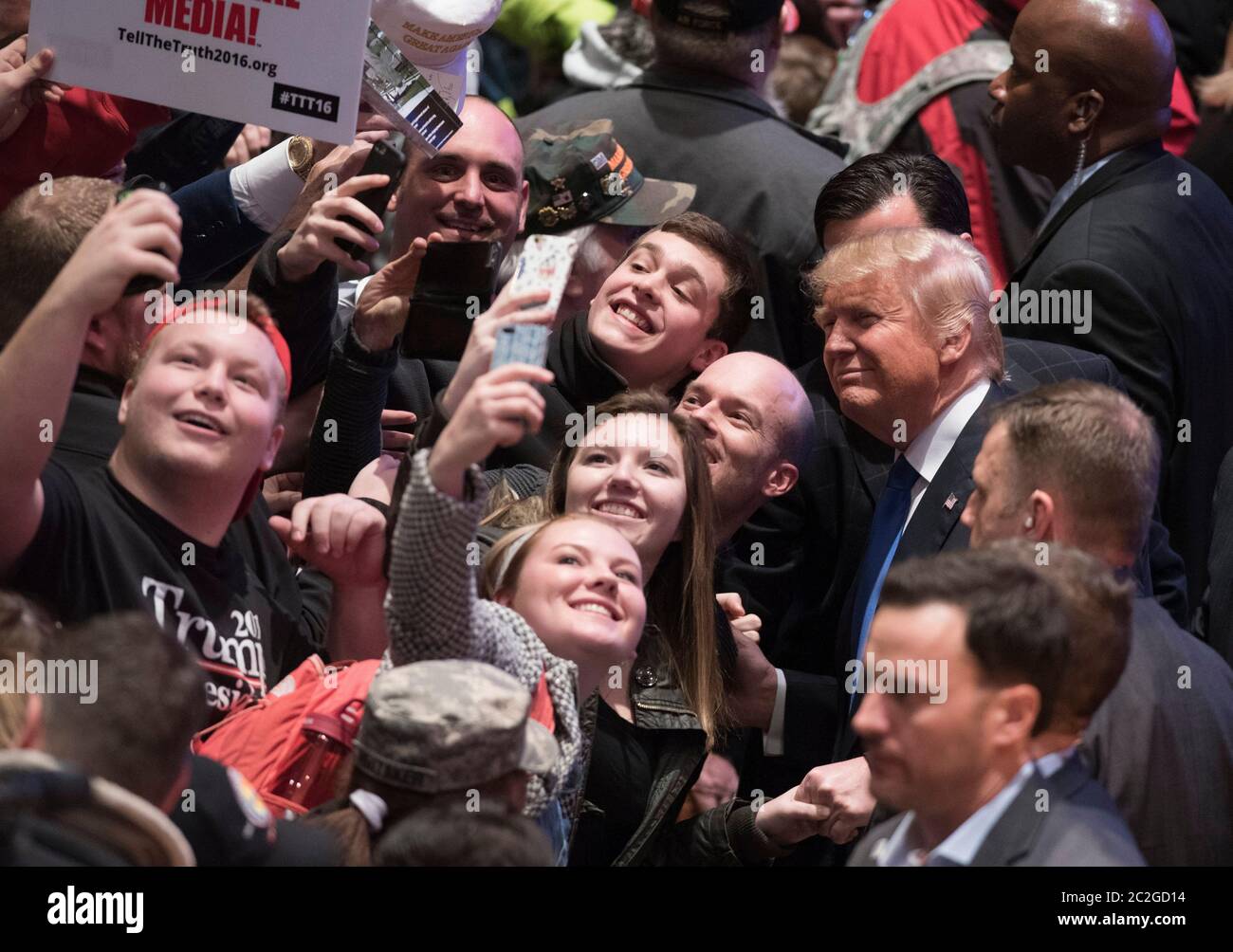 Young donald trump -Fotos und -Bildmaterial in hoher Auflösung – Alamy
