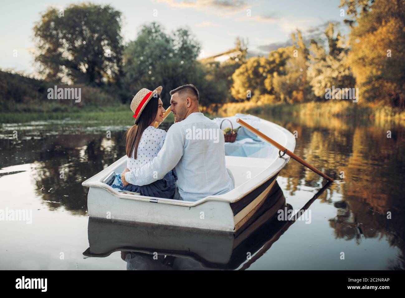 Boot Fahren Mann Urlaub Stockfotos und -bilder Kaufen - Alamy