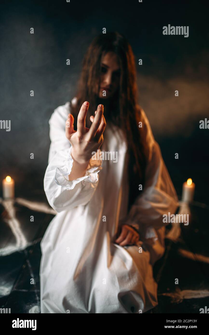 Hexerei prozess -Fotos und -Bildmaterial in hoher Auflösung – Alamy