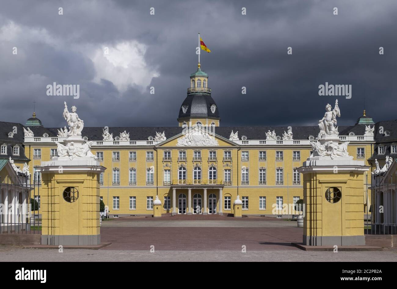 Karlsruher schloss -Fotos und -Bildmaterial in hoher Auflösung – Alamy