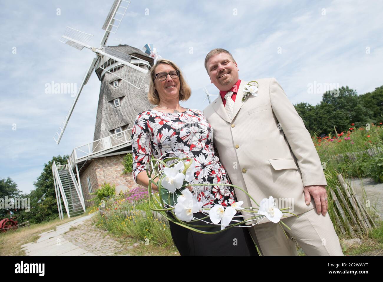 Stralsund, Deutschland. Juni 2020. Tierfreunde Thorsten Hein und ...
