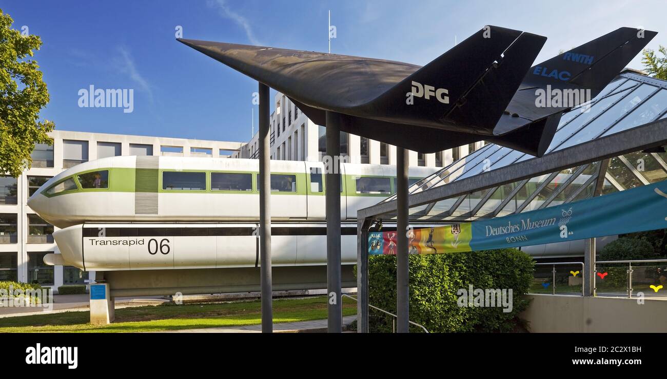 Deutsches Museum Bonn mit Transrapid 06, Bonn, Nordrhein-Westfalen ...