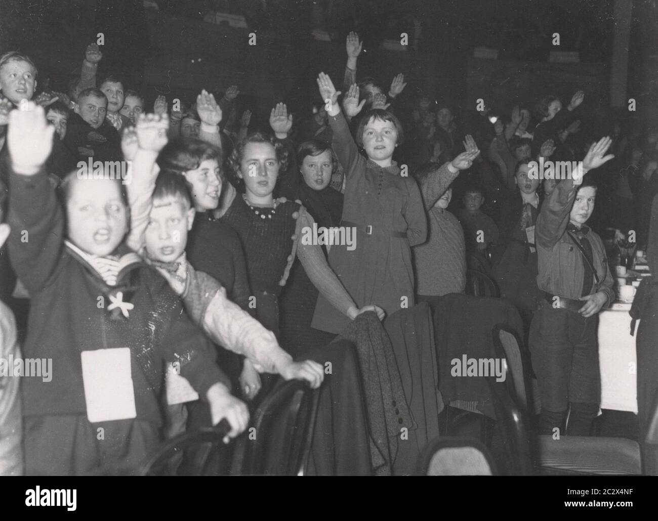 NSV-Ferienkinder mit Hitler Heinrich Hoffmann fotografiert 1933 Adolf ...