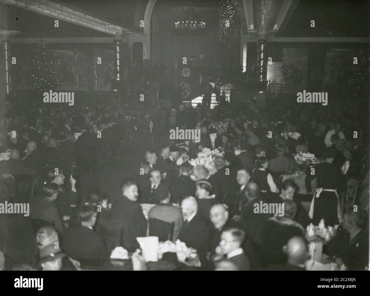 Heinrich Hoffmann fotografiert 1933 Adolf Hitlers offizieller Fotograf ...