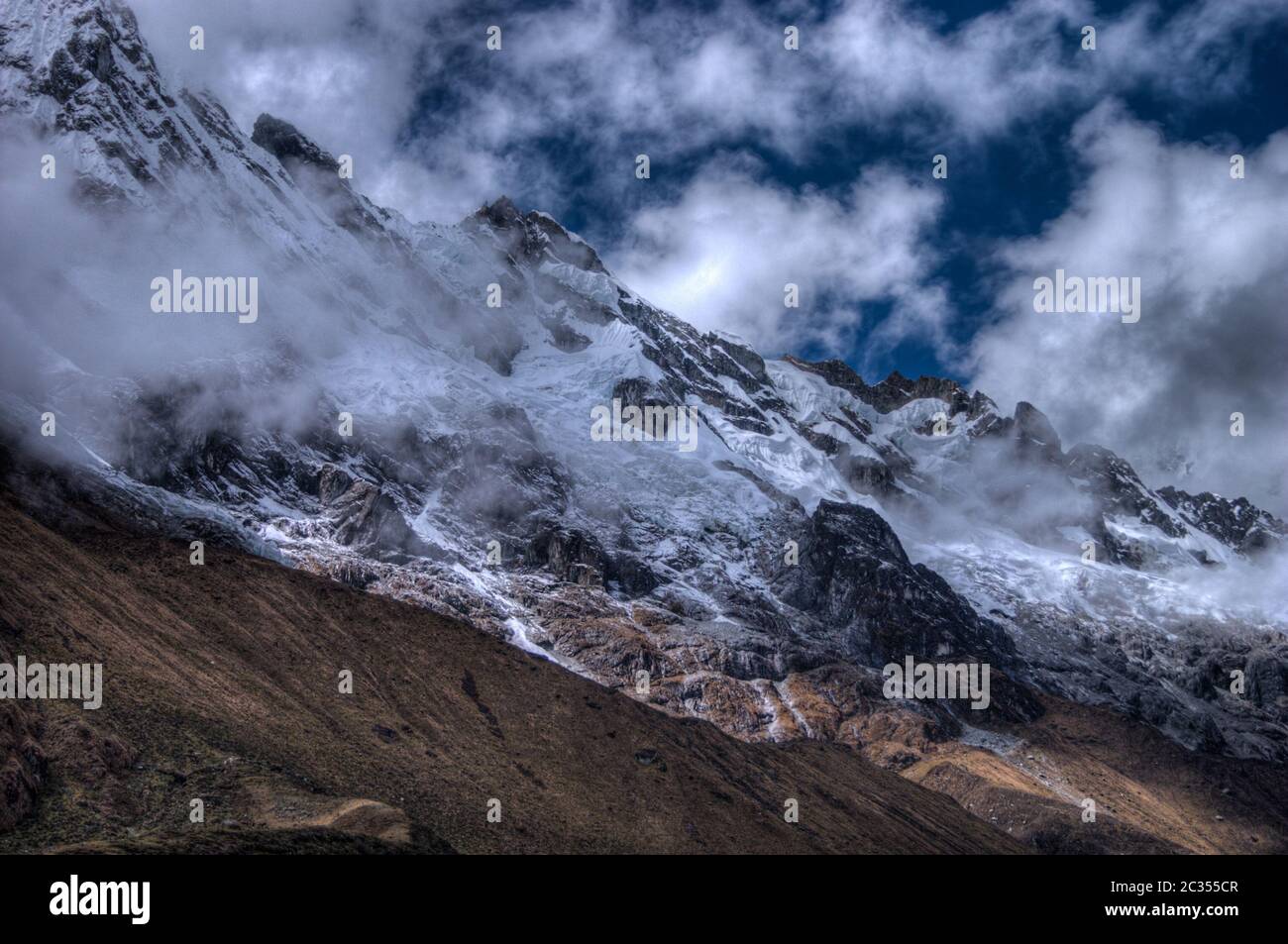 Salcantay gipfel -Fotos und -Bildmaterial in hoher Auflösung – Alamy