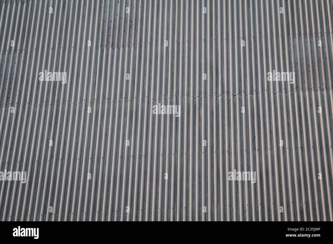 Mit einem hellen wellblechdach -Fotos und -Bildmaterial in hoher ...