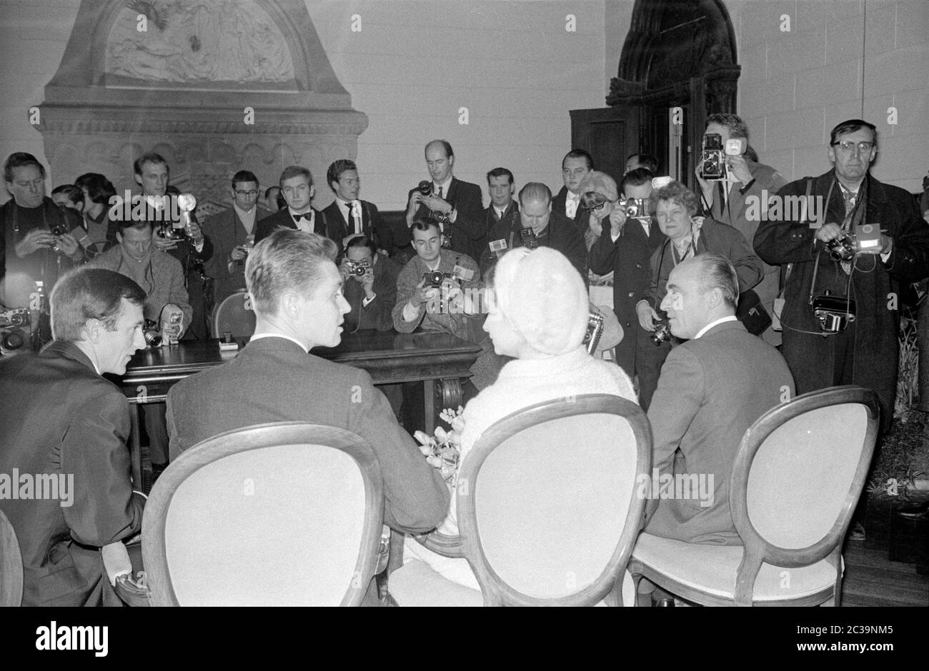 Zur Hochzeit von Prinzessin Marie Cecile von Preußen mit Herzog ...