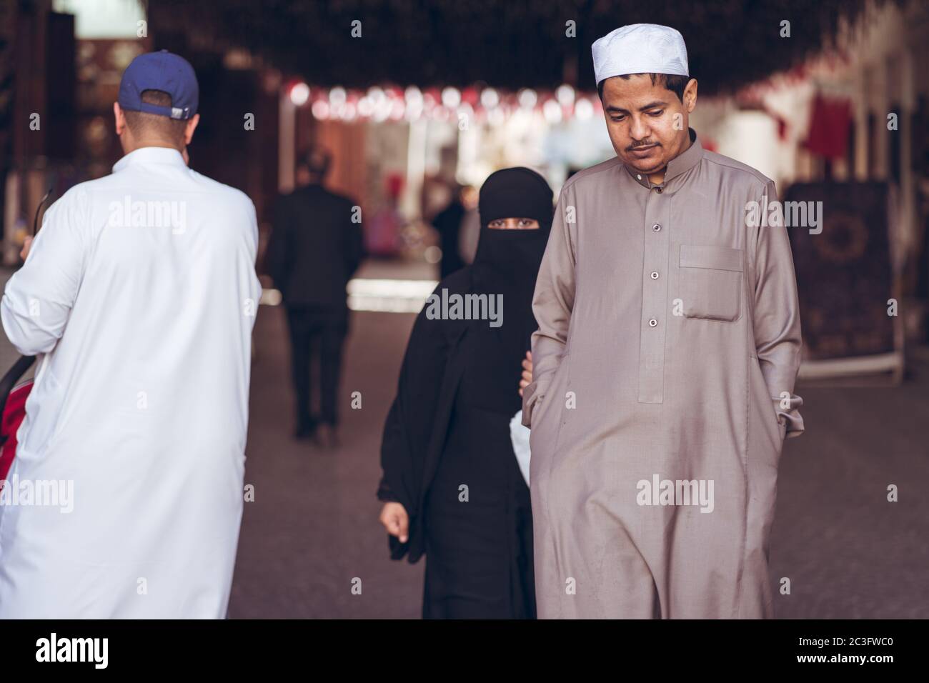 Bahrain manama local people in -Fotos und -Bildmaterial in hoher ...