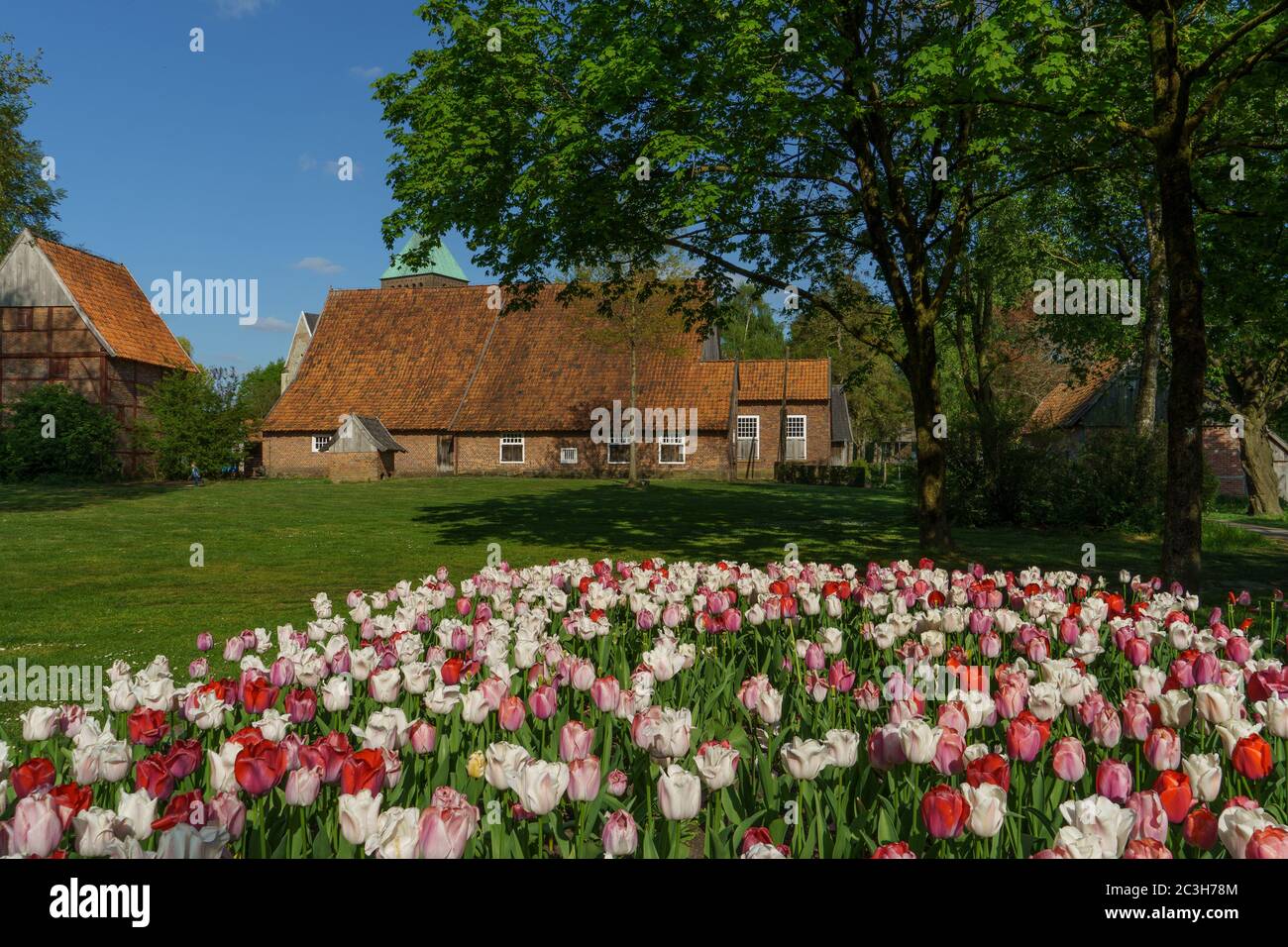 Bauernhaus giebel -Fotos und -Bildmaterial in hoher Auflösung – Alamy