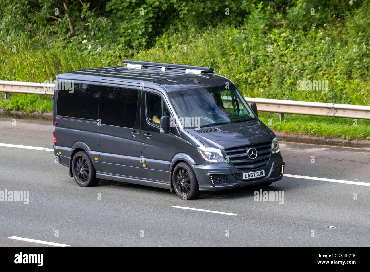 Mercedes benz sprinter 319 cdi -Fotos und -Bildmaterial in hoher ...