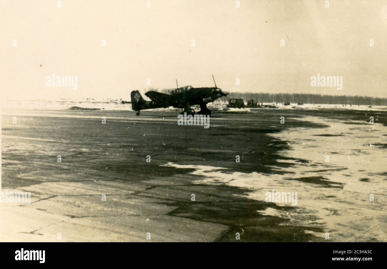 Zweiter Weltkrieg / 2. Weltkrieg - Deutsches Flugzeug Junkers Ju 87 ...