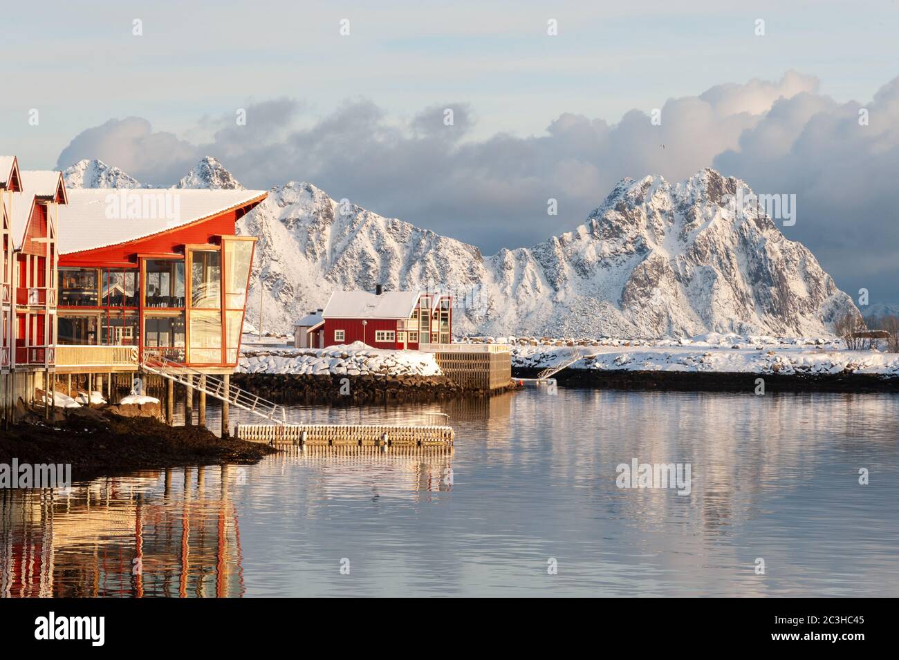 Svolvær mountains harbour lofoten norway -Fotos und -Bildmaterial in ...