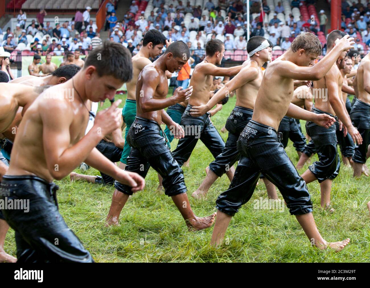 Türkisches ölringen -Fotos und -Bildmaterial in hoher Auflösung – Alamy