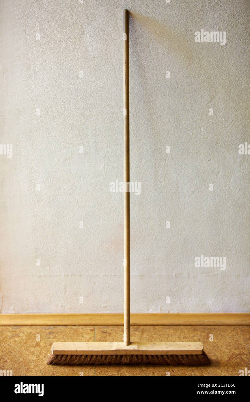 Reihenfolge der besenstiel -Fotos und -Bildmaterial in hoher Auflösung ...