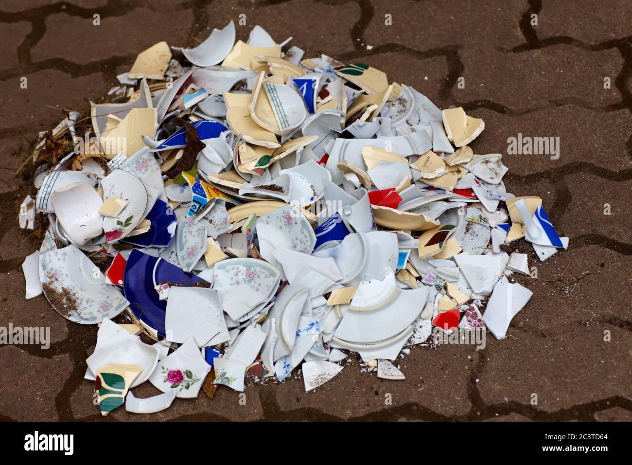 Stapel von scherben -Fotos und -Bildmaterial in hoher Auflösung – Alamy