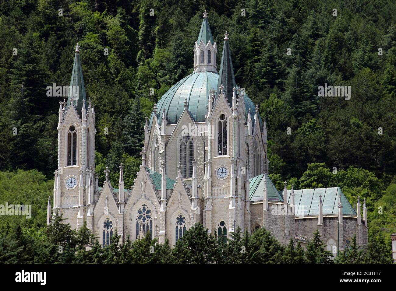 Castelpetroso, Italia - 22 giugno 2020: Basilika santuario di Maria ...