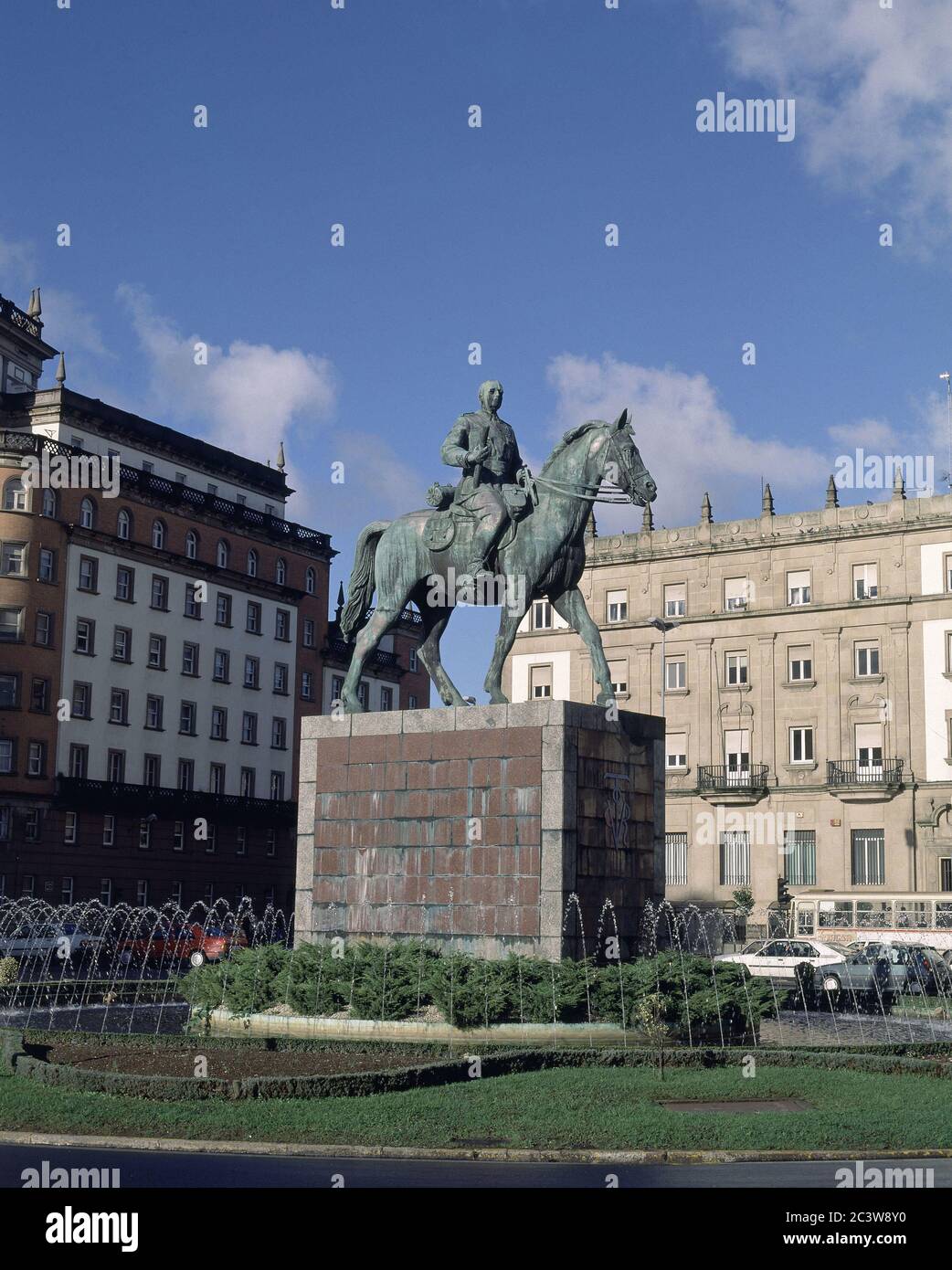 Francisco franco statue -Fotos und -Bildmaterial in hoher Auflösung – Alamy