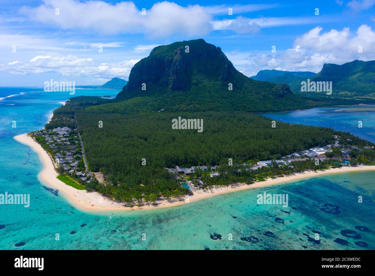 Luftaufnahme von Le Morne Brabant, ein UNESCO-Weltkulturerbe ...