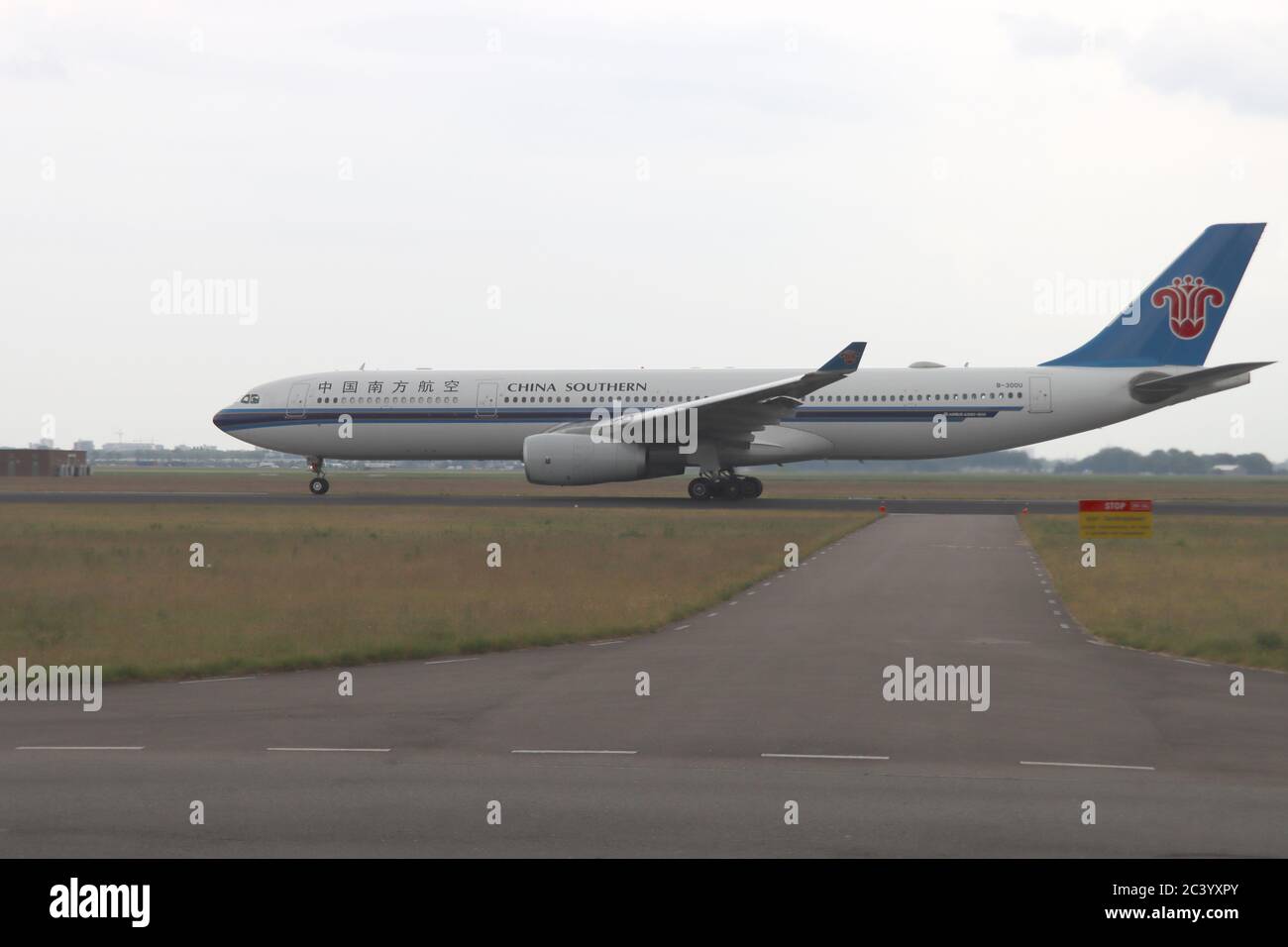 Airbus a330 innenraum -Fotos und -Bildmaterial in hoher Auflösung – Alamy