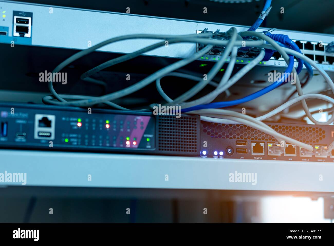Computer network router switch lan -Fotos und -Bildmaterial in hoher ...