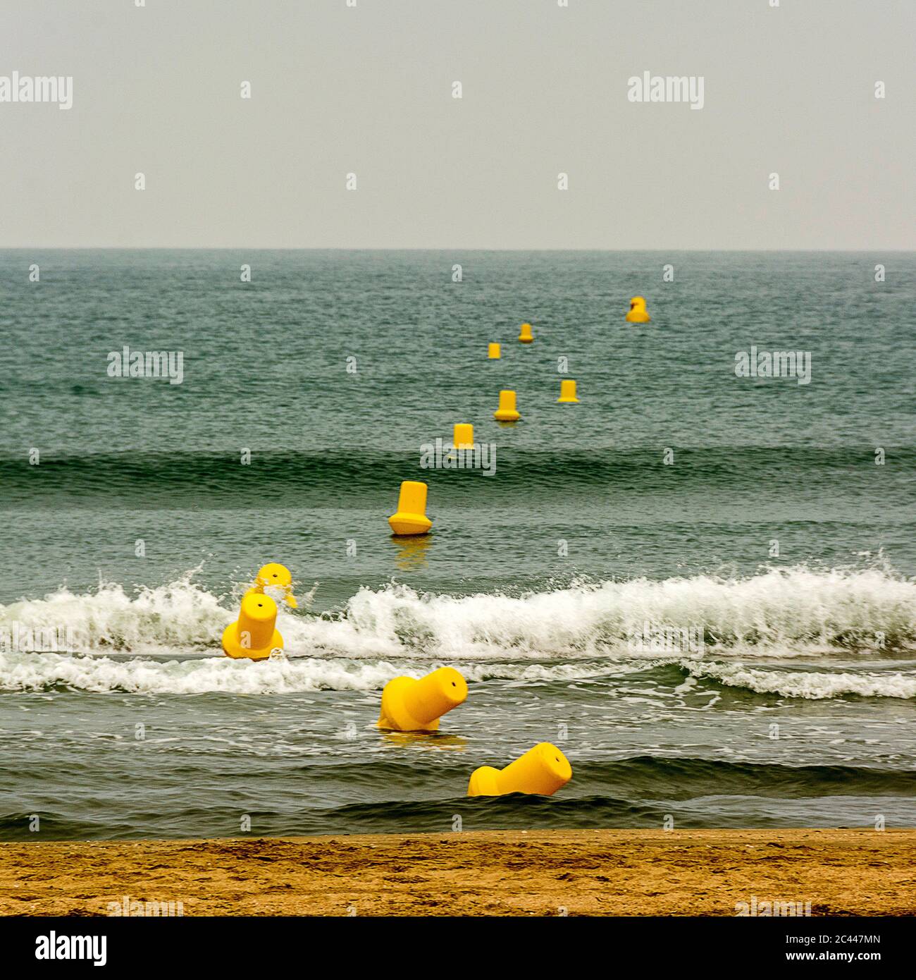 Bojen im meer -Fotos und -Bildmaterial in hoher Auflösung – Alamy