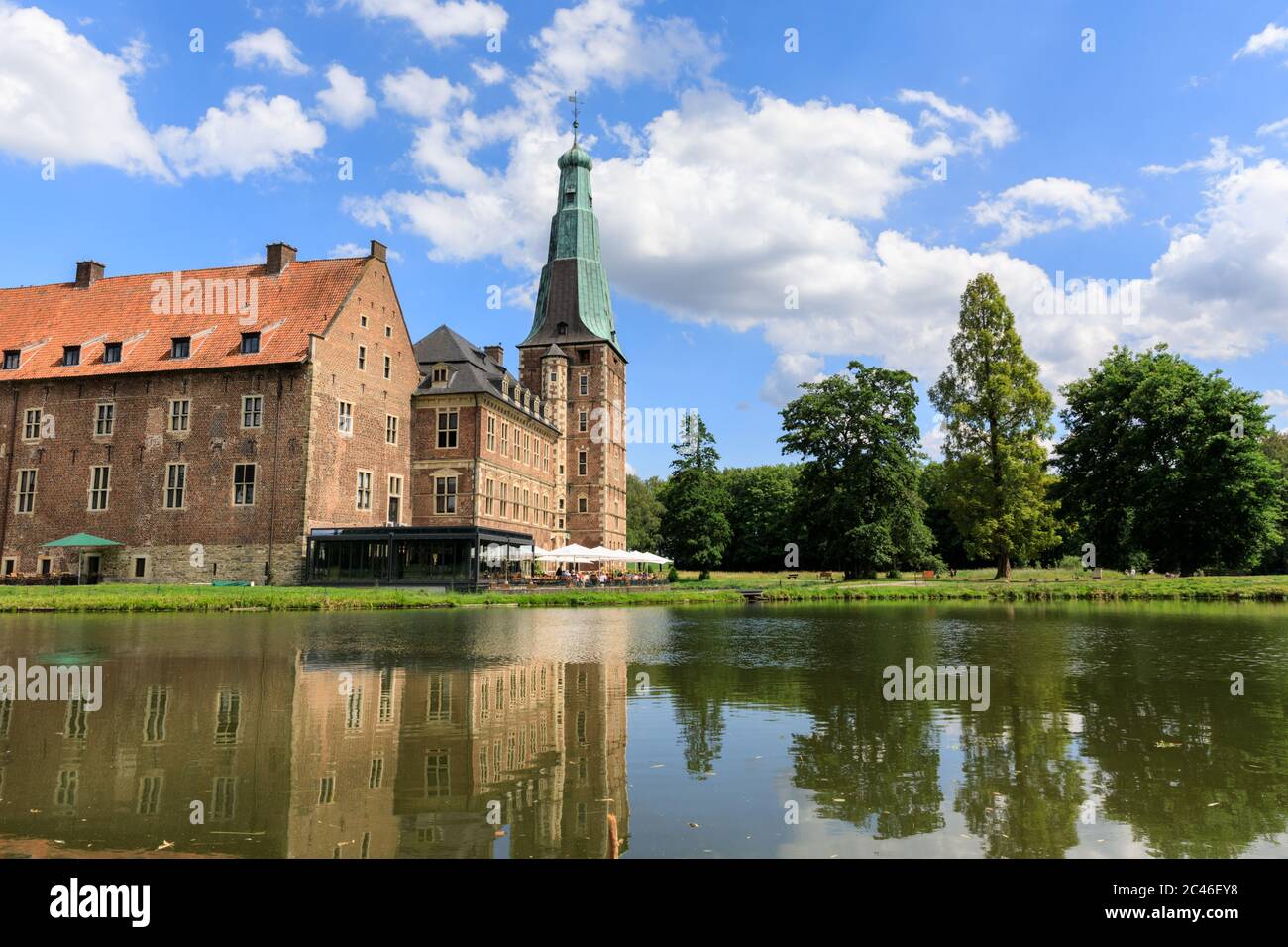Wasserschloss Raesfeld im Sonnenschein, Schloss Raesfeld, Naturpark ...