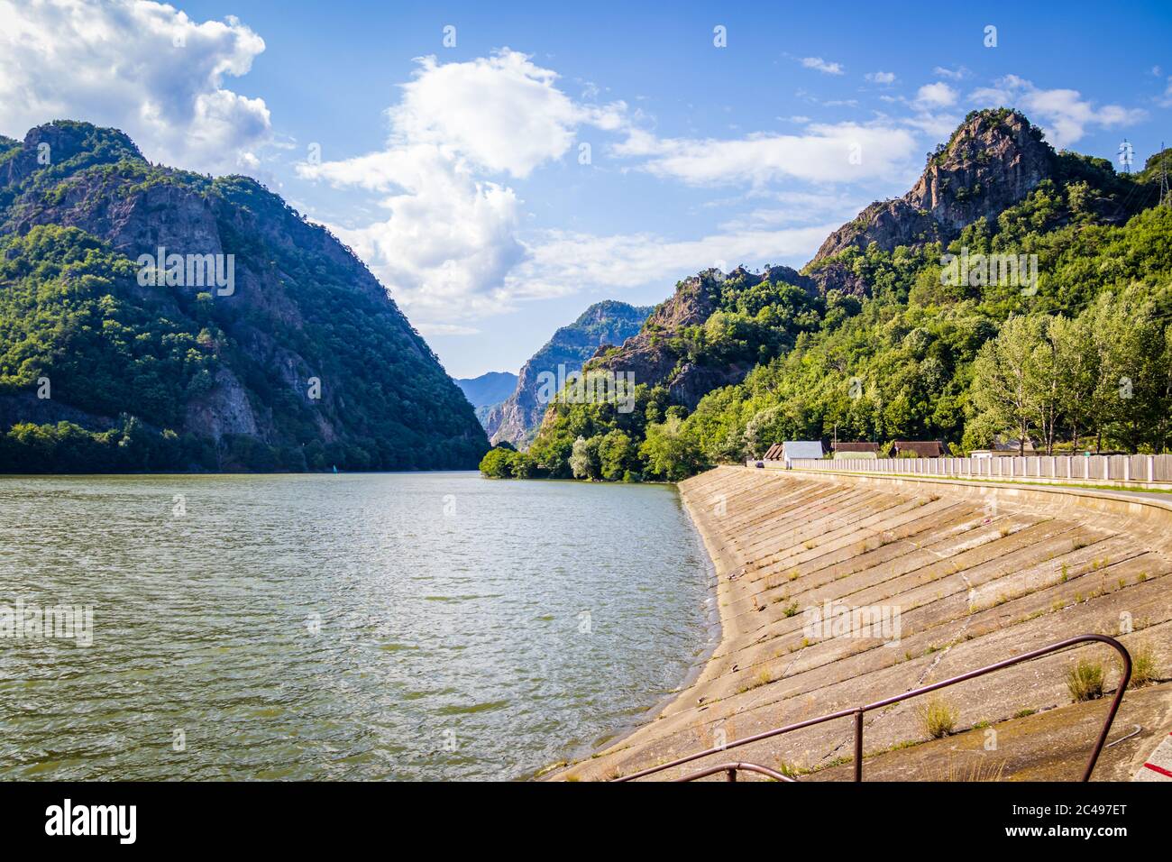 Roter turm pass rumänien -Fotos und -Bildmaterial in hoher Auflösung ...