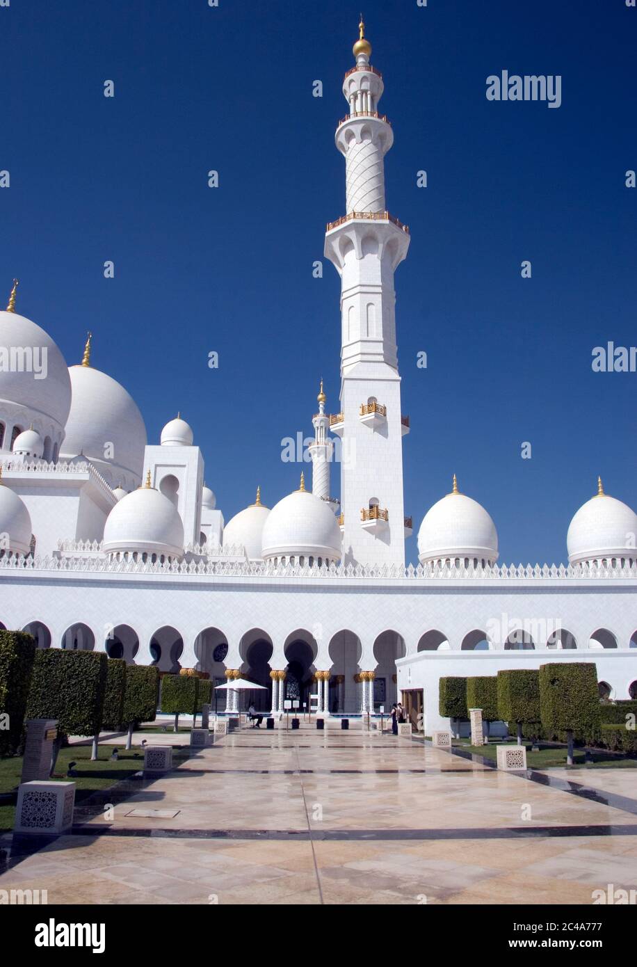 Sheikh zayed moschee kuppeln -Fotos und -Bildmaterial in hoher ...