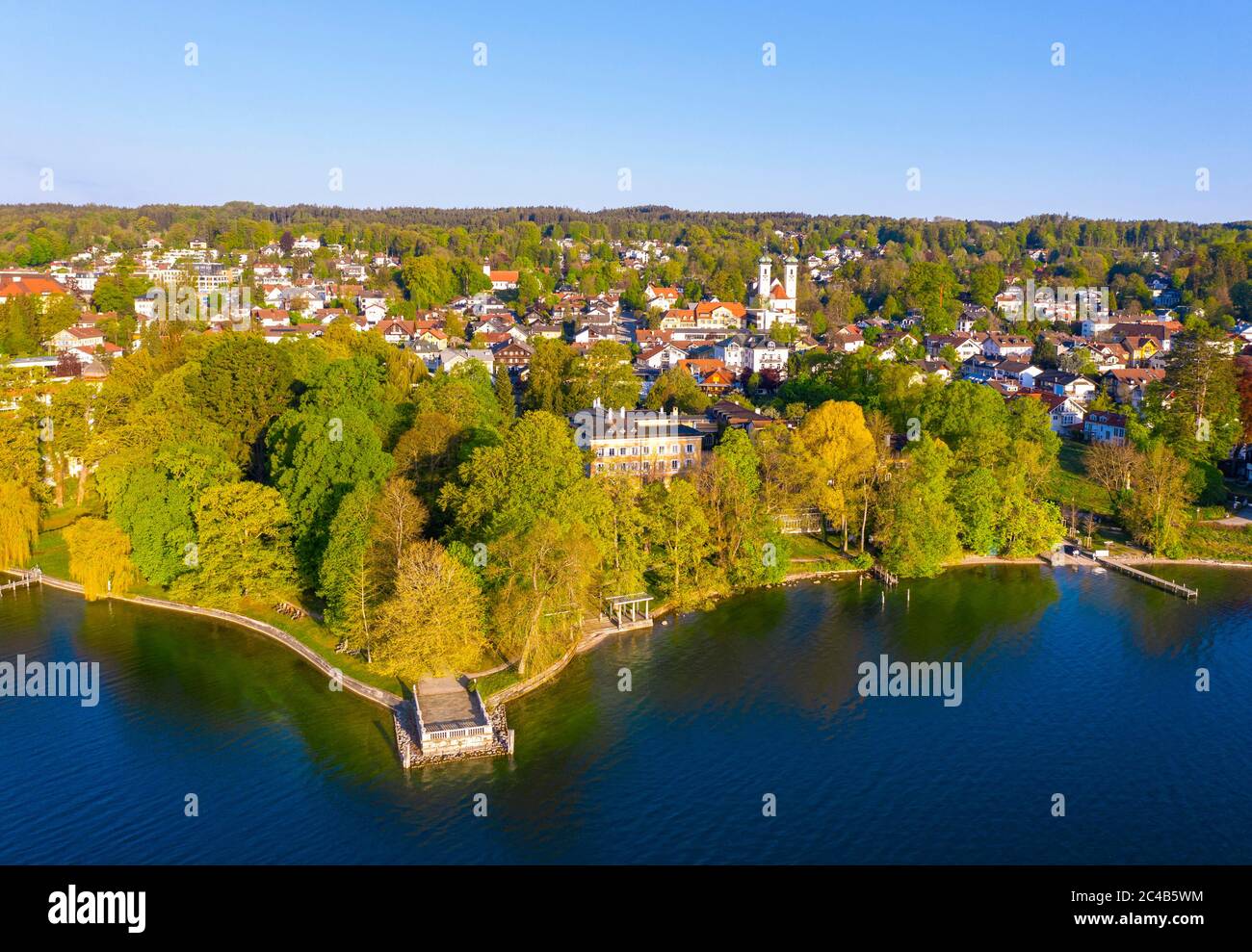 Schloss und Schlosspark in Tutzing, Starnberger See, Fuenfseenland, Luftbild, Oberbayern, Bayern ...