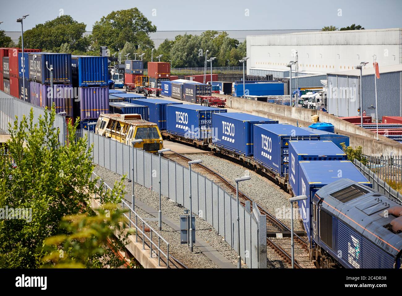 Tesco Lebensmittelauslieferungszentrum Daventry International Rail ...