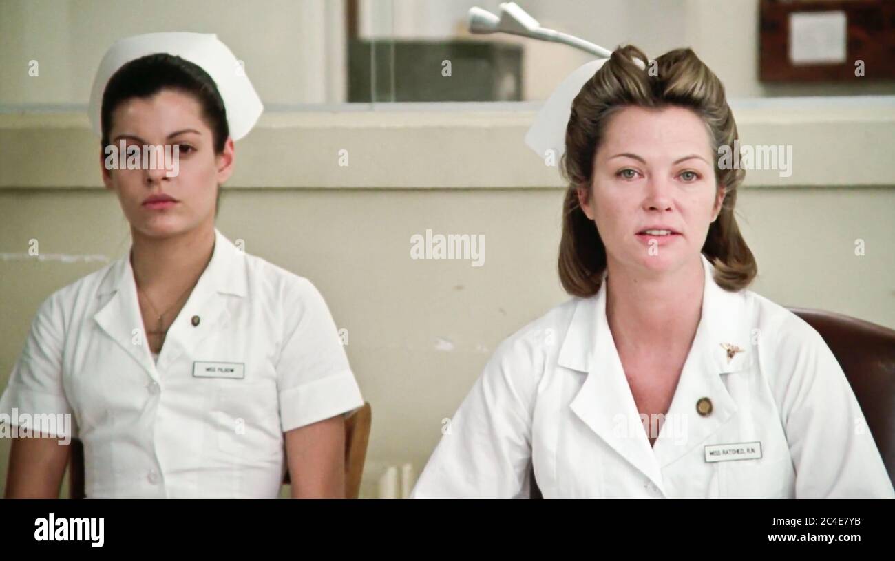USA. Louise Fletcher und Mimi Sarkisian in einer Szene aus dem Film ...