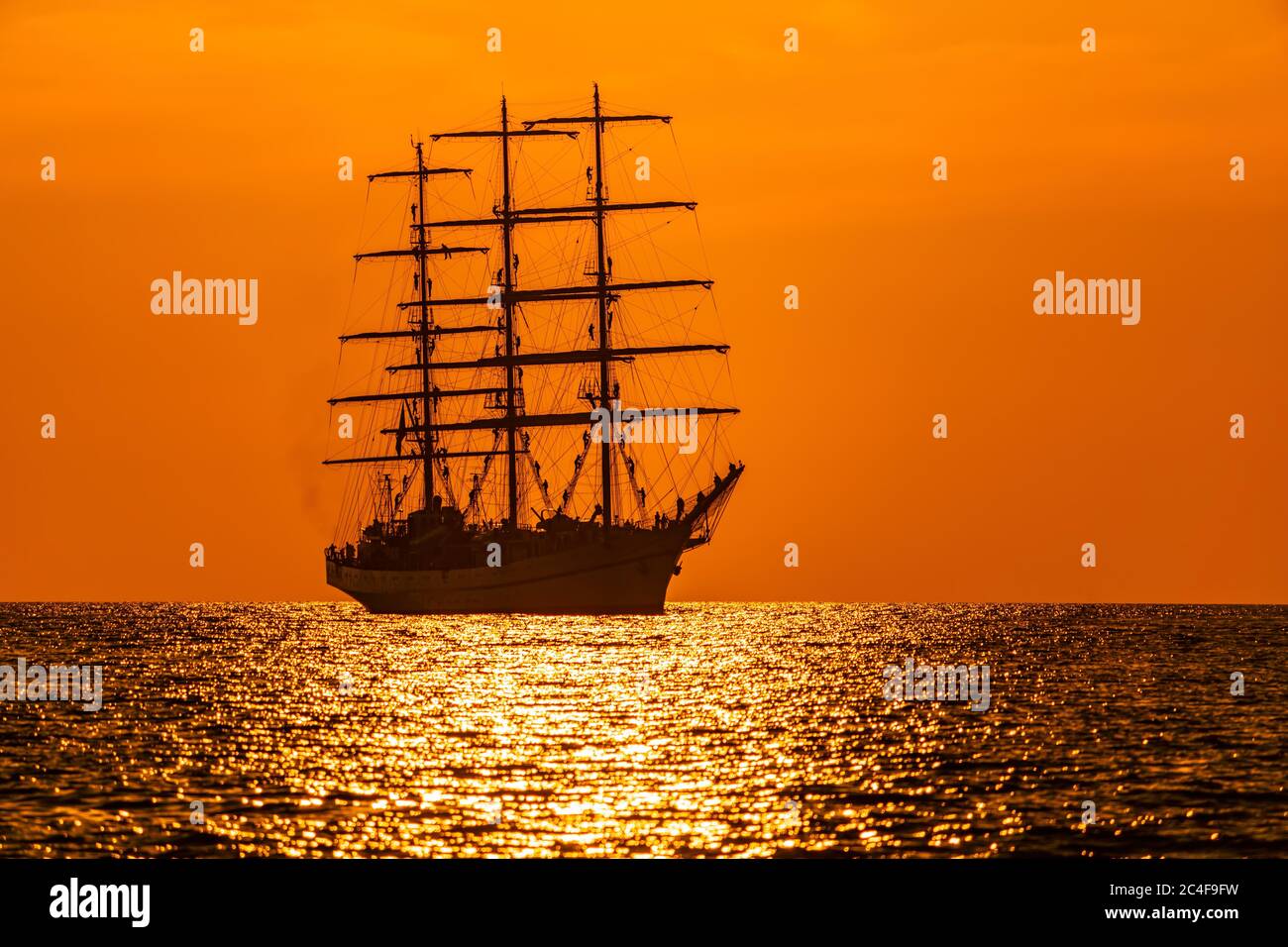 Die seesegler an masten -Fotos und -Bildmaterial in hoher Auflösung – Alamy