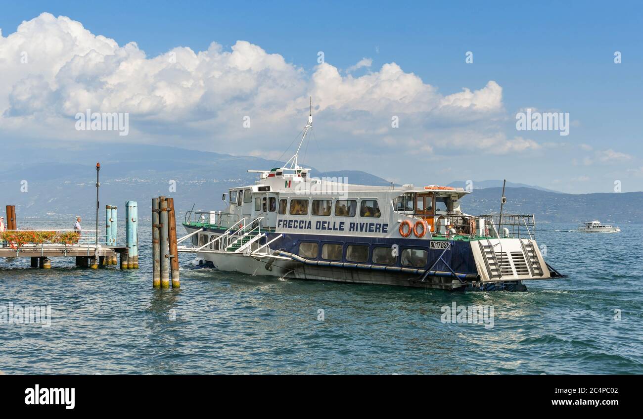 Gardone riviera on lake garda -Fotos und -Bildmaterial in hoher Auflösung – Alamy