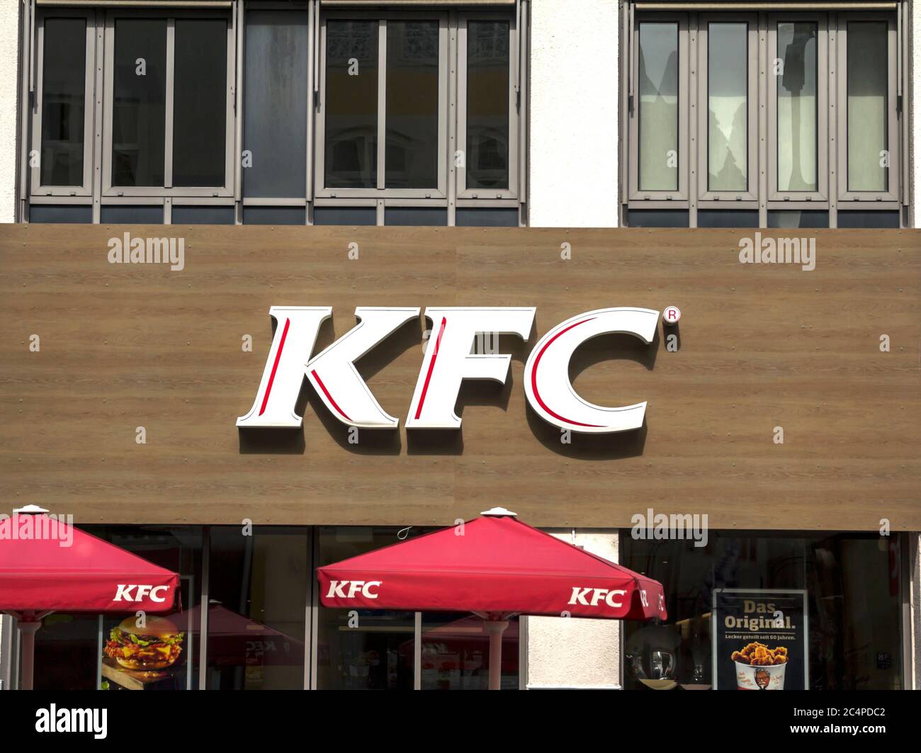 München, DEUTSCHLAND : KFC Fast Food Restaurant. Kentucky Fried Chicken ...