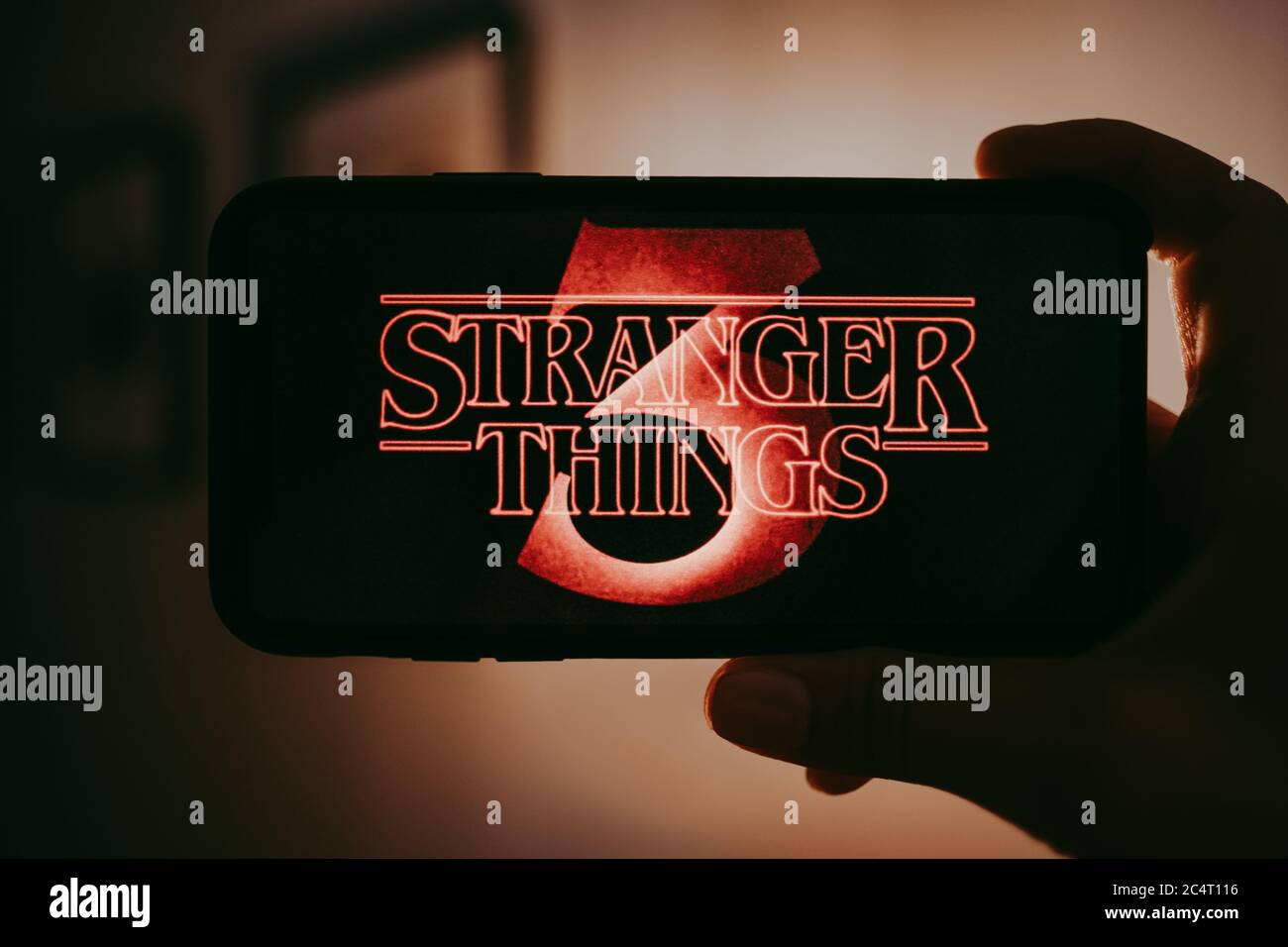 Plakat stranger things -Fotos und -Bildmaterial in hoher Auflösung – Alamy