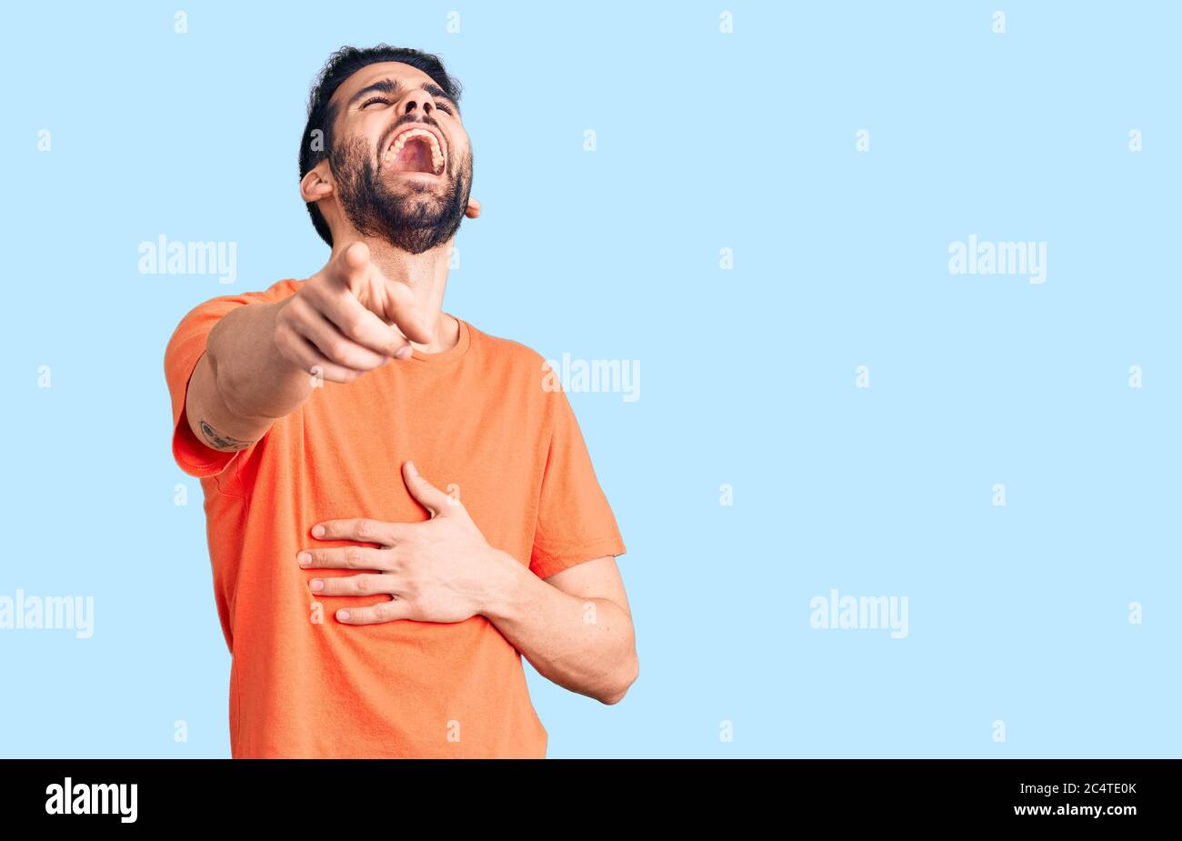 Lachend Attraktiver Mann Stockfotos und -bilder Kaufen - Alamy