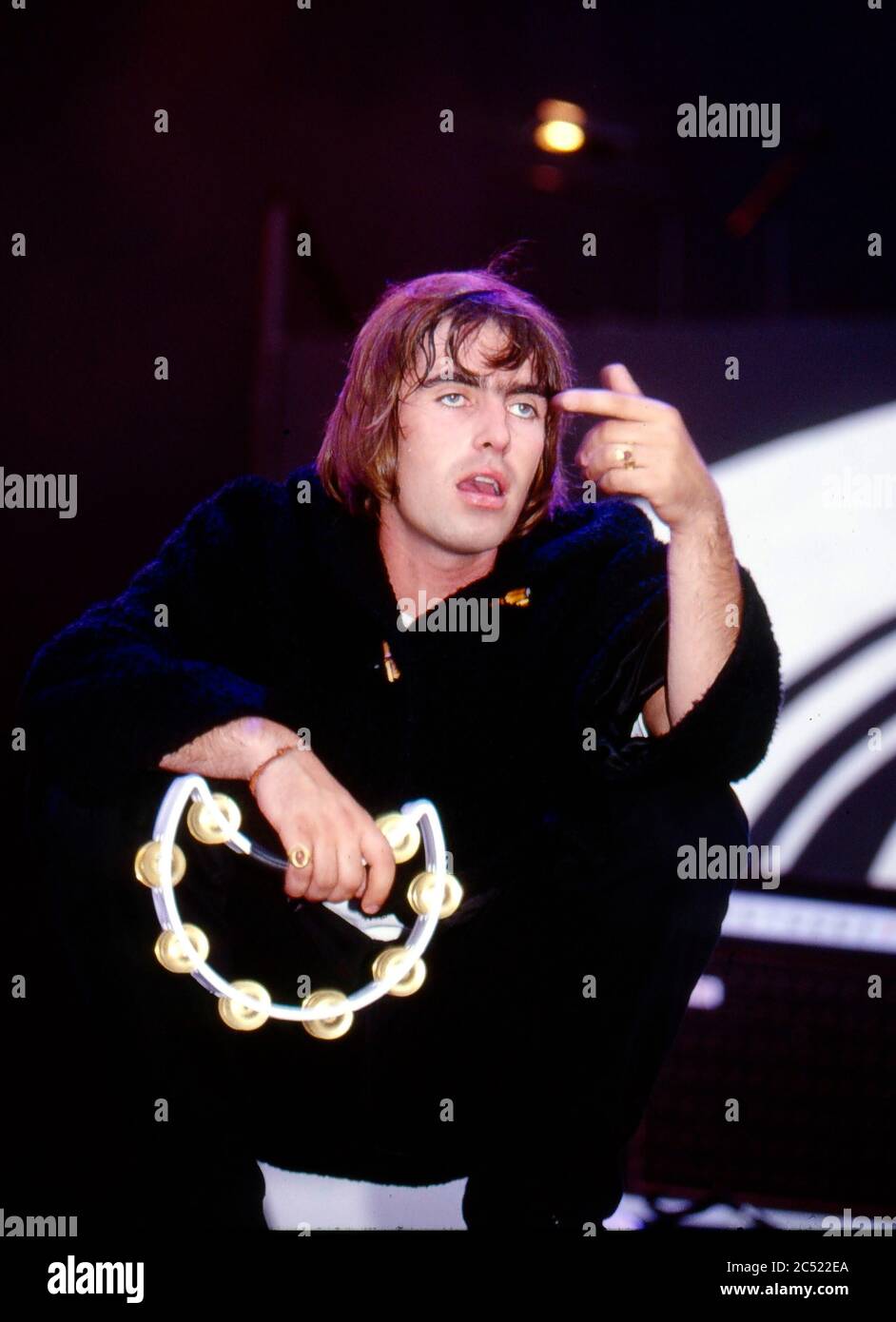 Oasis live am Loch Lomond 3. Aug 1996: Liam Gallagher Stockfotografie ...