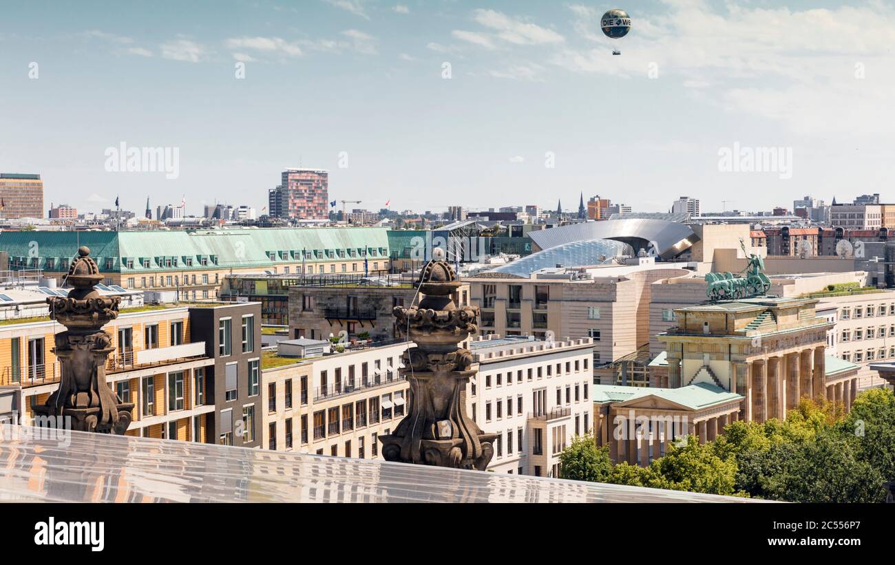 Brandenburger Tor und Reichstag Stockfotos und -bilder Kaufen - Alamy