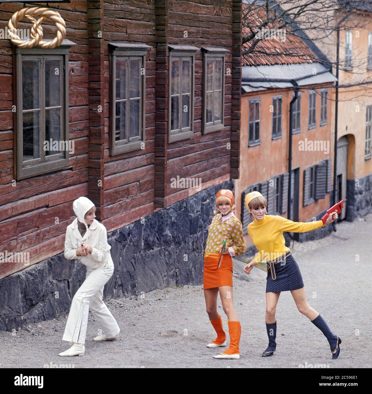 Mode 60er jahre damen -Fotos und -Bildmaterial in hoher Auflösung – Alamy