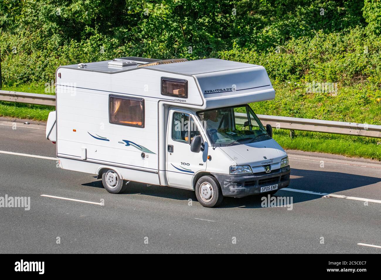 2005 weiß Peugeot Boxer 330 LX SWB HDI; Touring Caravans und ...