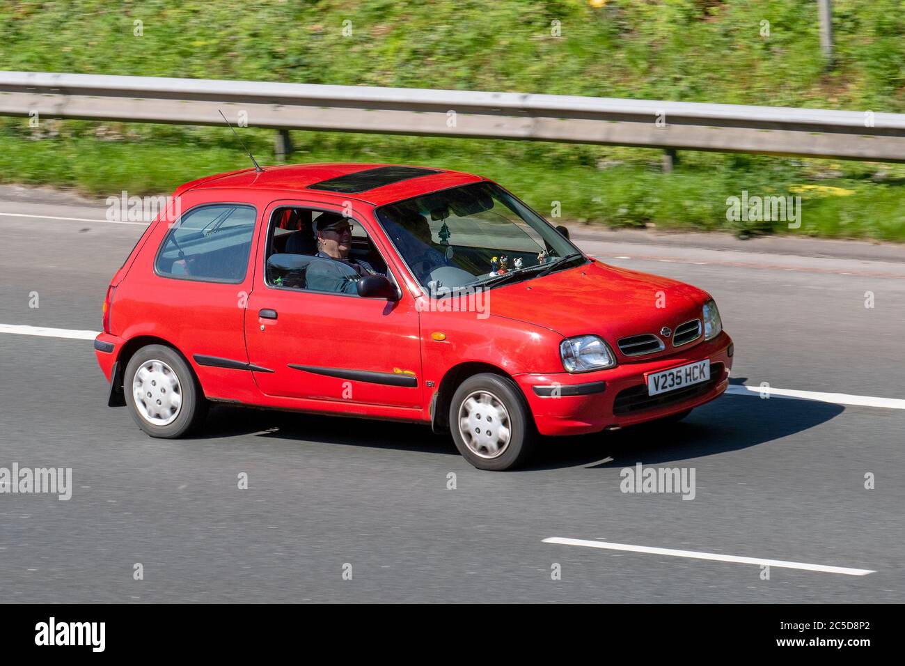 Nissan micra inspiration 16v limousine -Fotos und -Bildmaterial in ...