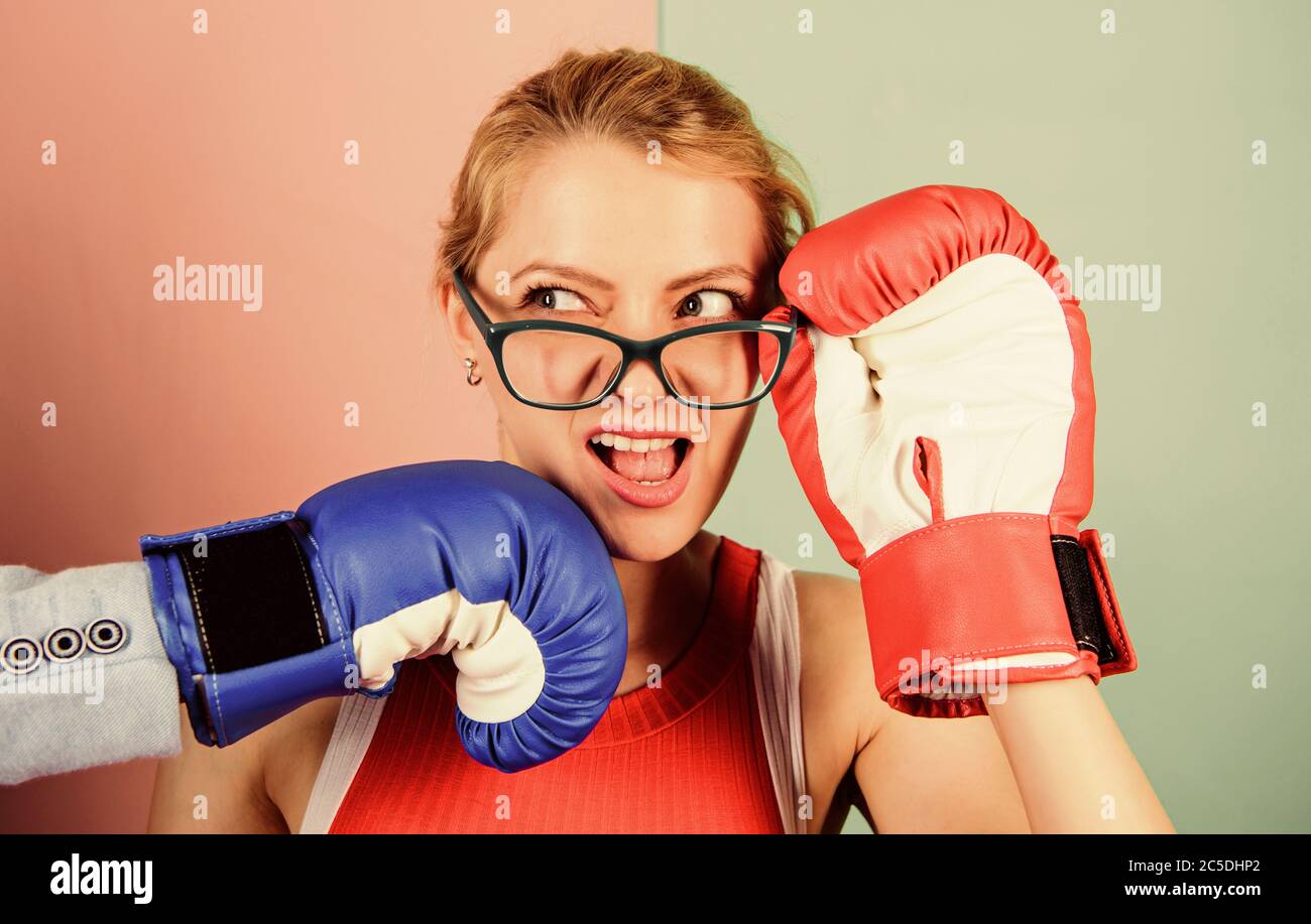 Female boxing knockout punch -Fotos und -Bildmaterial in hoher ...