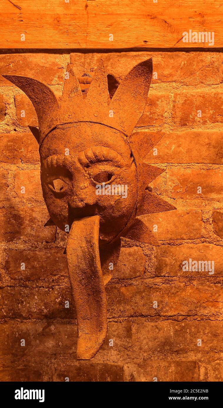 Ein Spötter Zaum, manchmal genannt Hexenzäaum, ein Schläger Zaum, oder ...