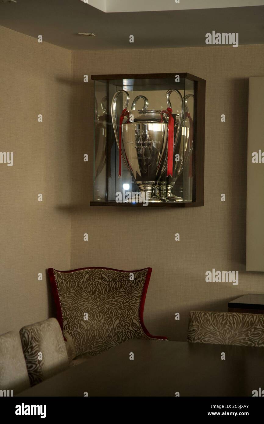 Nottingham forest trophy room -Fotos und -Bildmaterial in hoher ...