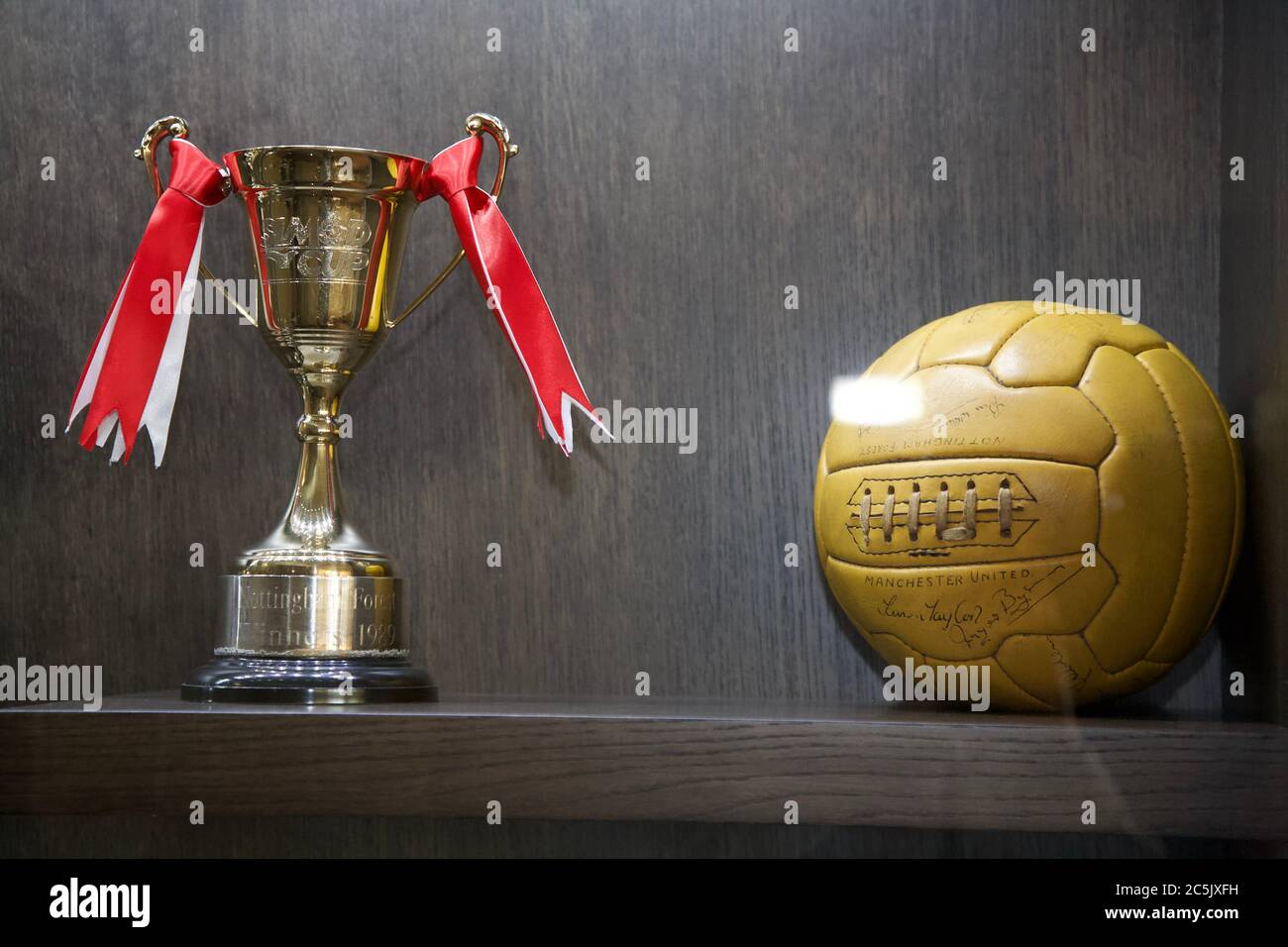 Nottingham forest trophy room -Fotos und -Bildmaterial in hoher ...