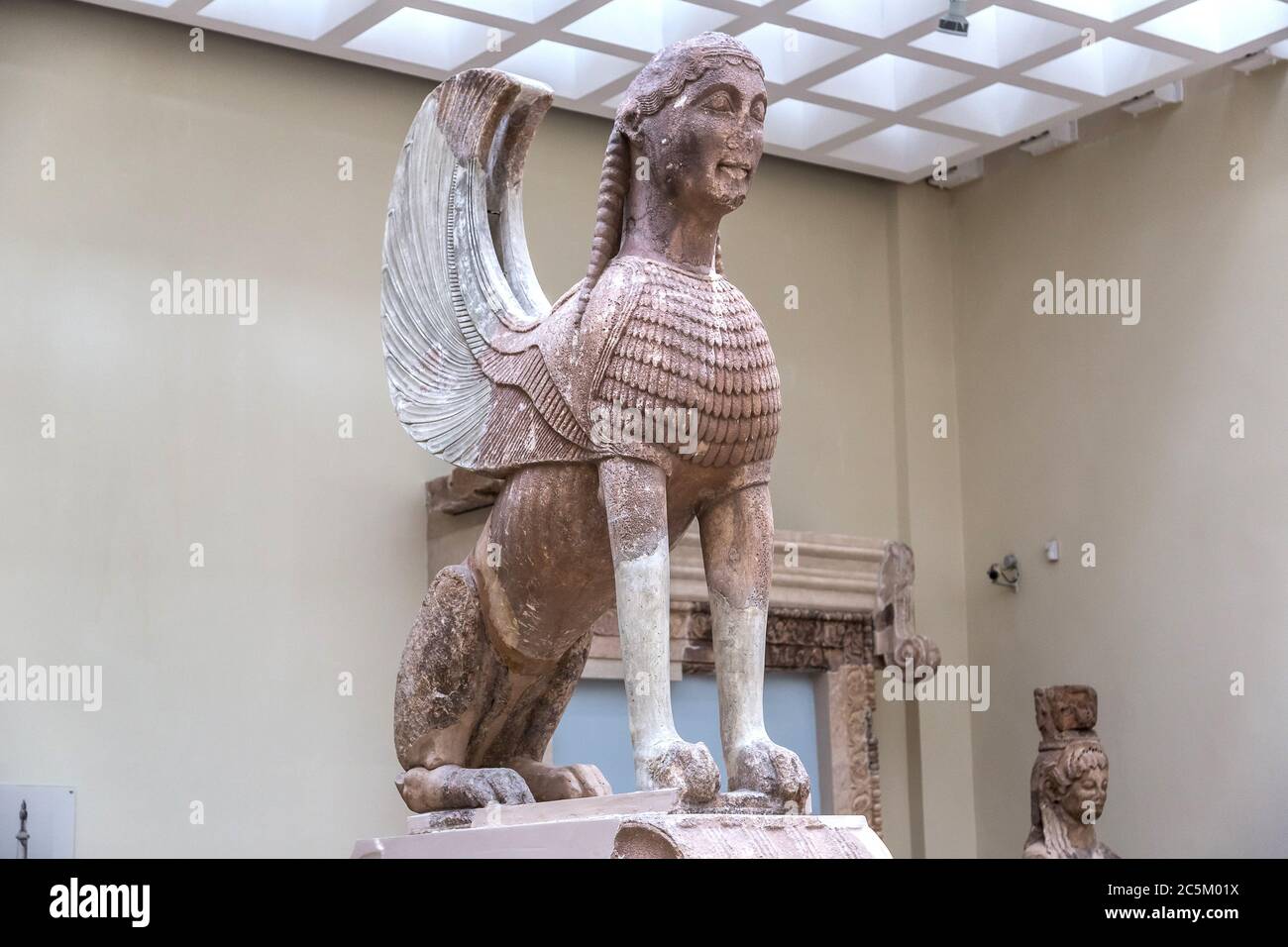 Statue von Sphinx im Delphi Museum in Griechenland Stockfotografie - Alamy